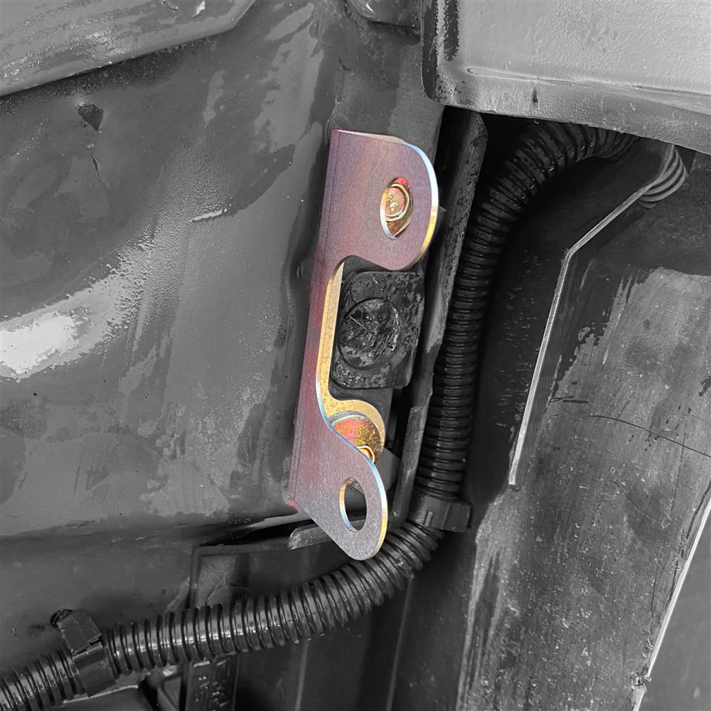 Mustang Header Panel Mounting Brackets | (94-98) SN95