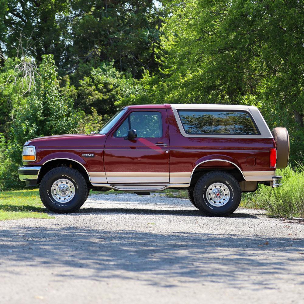 Bronco Plastic Wheel Center Cap Kit - Red (92-96) - LMR