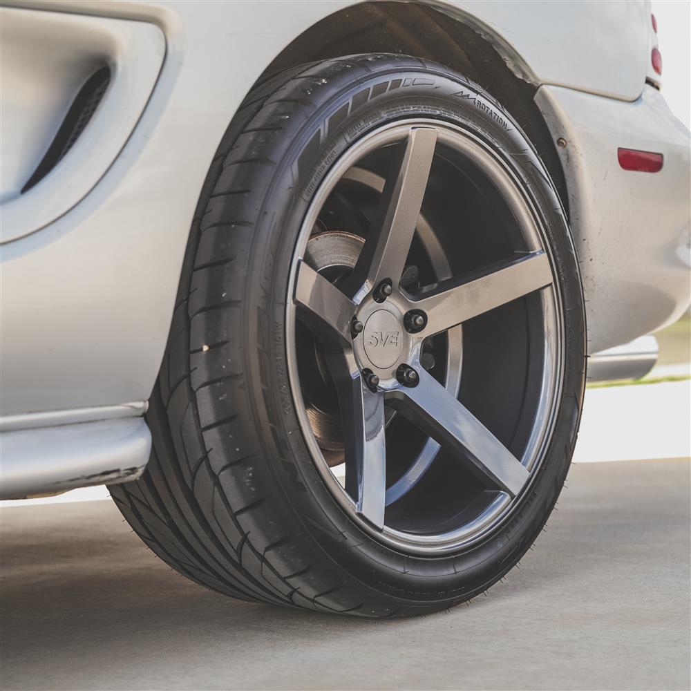 SVE Mustang NVX Wheel & Kenda Tire Kit - 18x9/10 - Graphite (94-04)